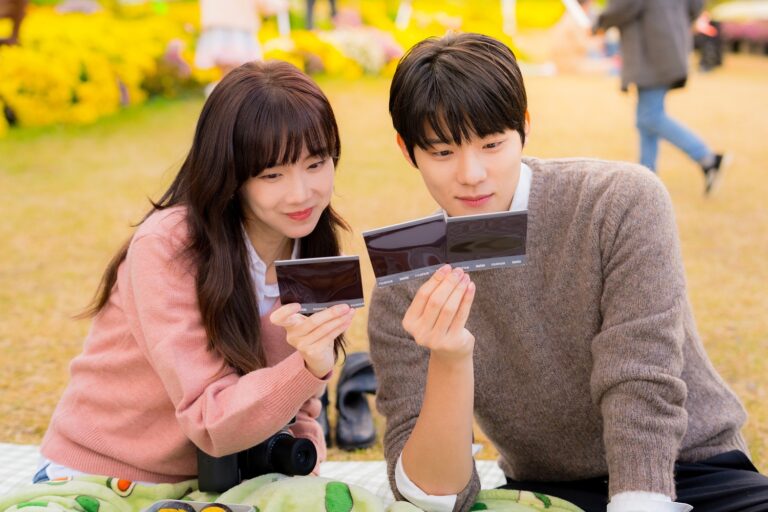 보도자료 쿠팡플레이 시리즈 새벽 2시의 신데렐라 신현빈 X 문상민 사랑스러운 데이트 현장 스틸 공개 쿠팡 뉴스룸